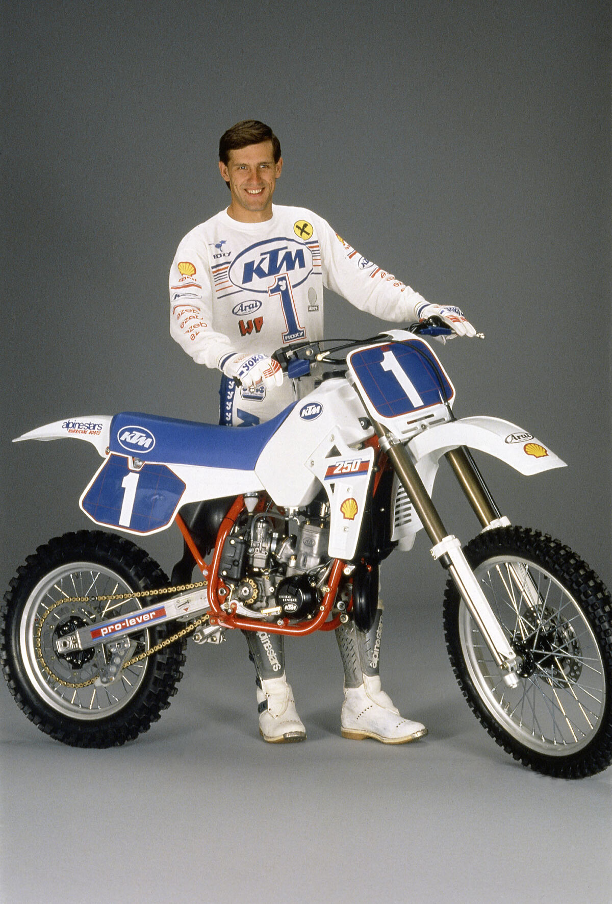 KTM-Legende Heinz „Kini“ Kinigadner eröffnet „Walk of Legends“ | Motorradreporter